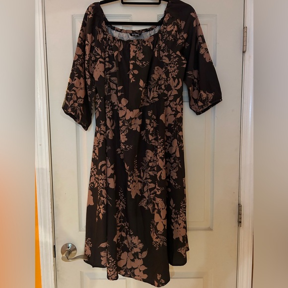 BloomChic | Dresses | Bloomchic Midi Floral Dress | Poshmark